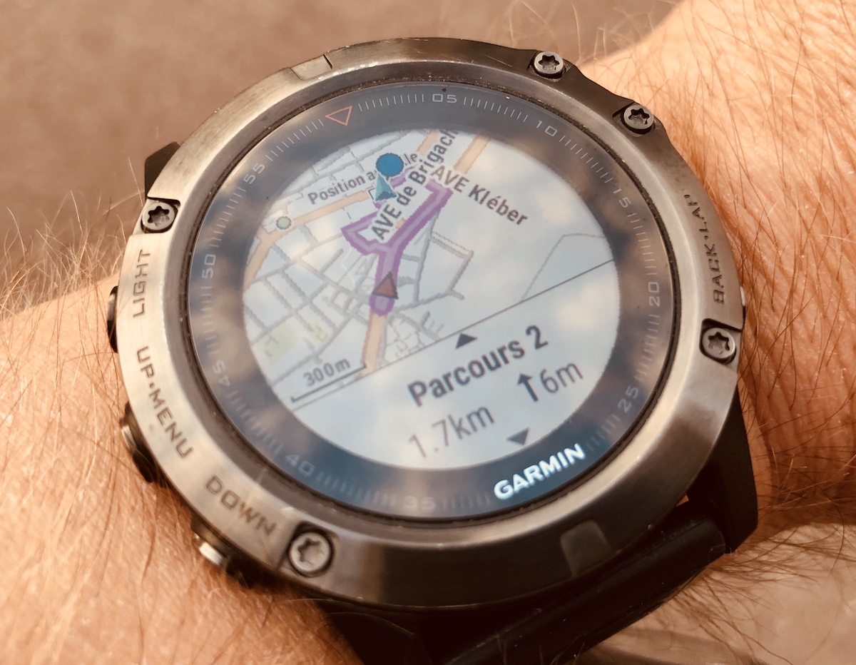 Trouver un itinéraire avec le Garmin Fenix 5 : Tutoriel